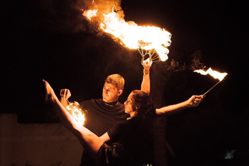 Wild Fire Dance - Luciana Santoro - Fire Performers